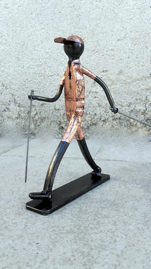 Sculpture marcheur