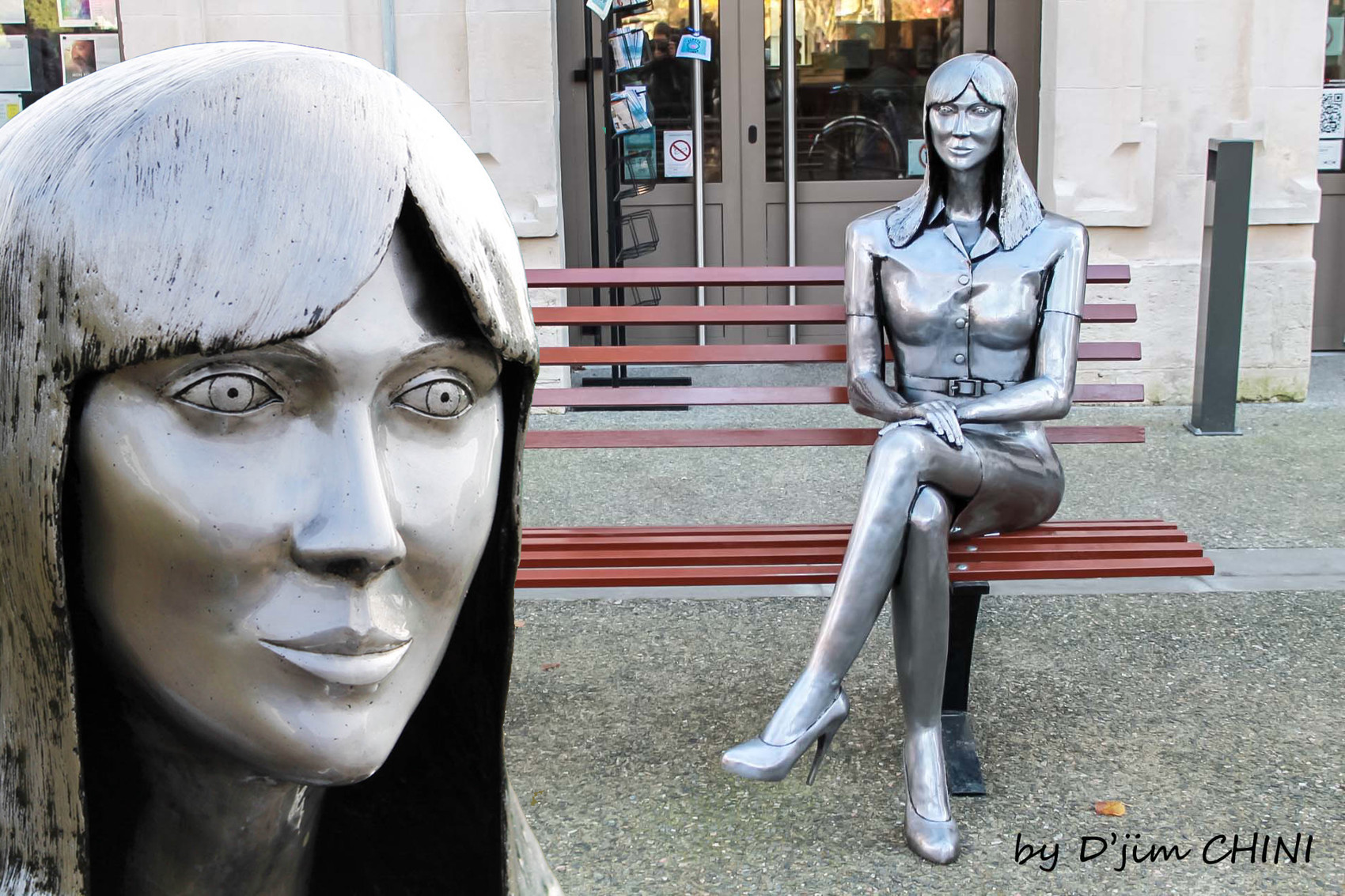 Sculpture La femme sur le banc