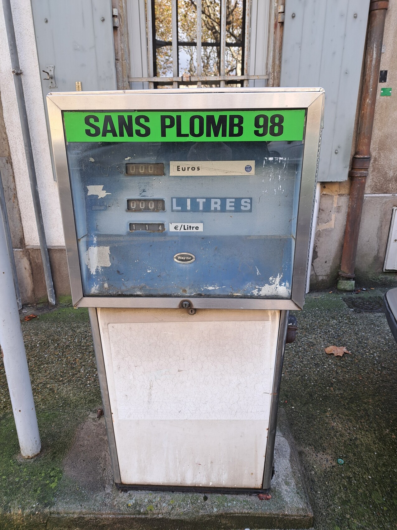 Photo POMPE À ESSENCE "Rétro"